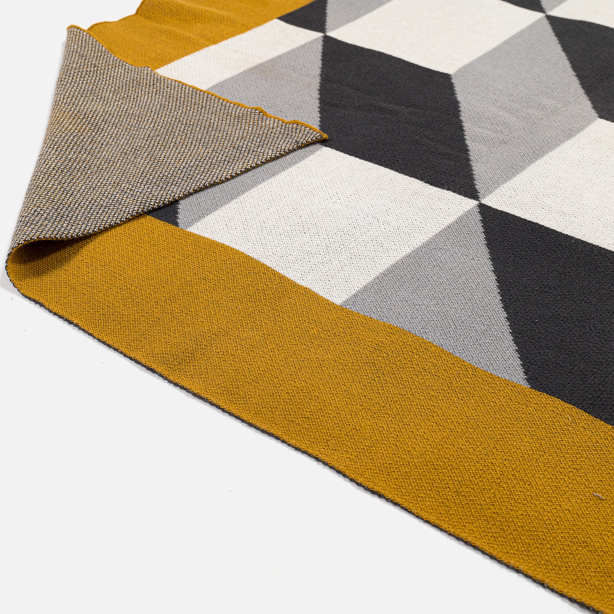 Lounge Pug Stort Sofapledd Sengeteppe i Strikket Prism 130 x 170 cm ...